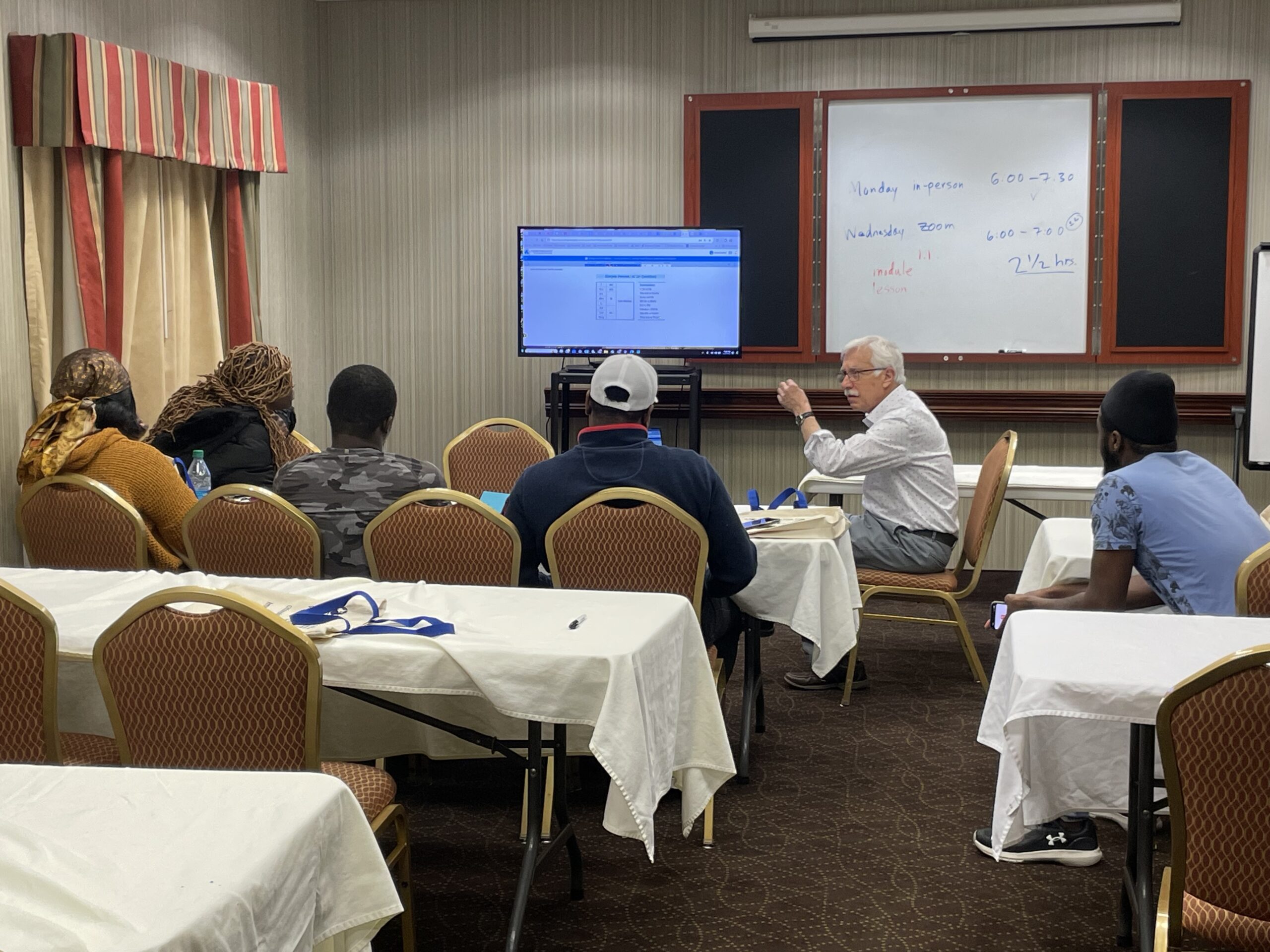 Hybrid Newcomer Program Launches | Center for New Americans